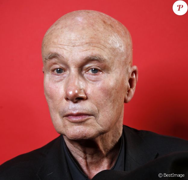Affaire Matzneff : La police cherche des "victimes oubliées" - Purepeople