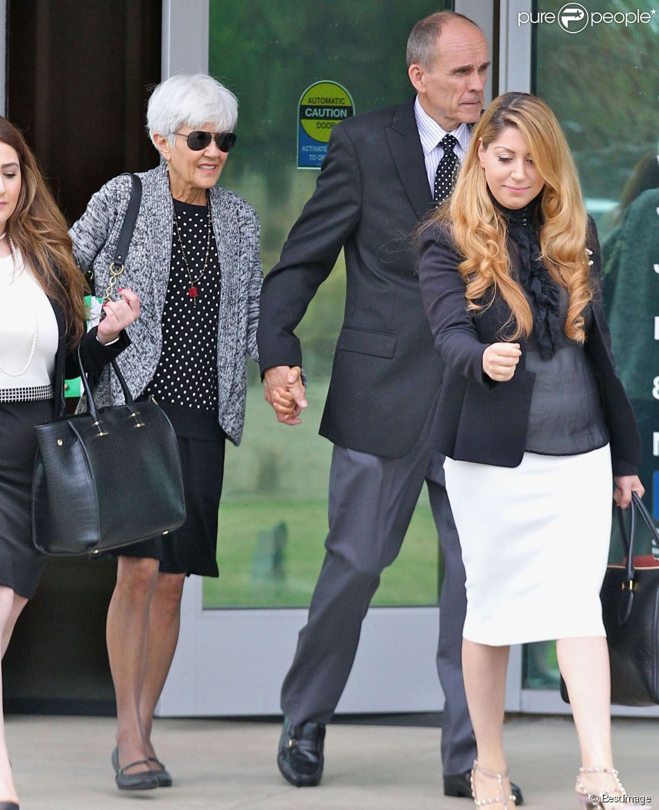 Les parents d'Amanda Bynes, Rick Bynes et Lynn quittent le palais de ...
