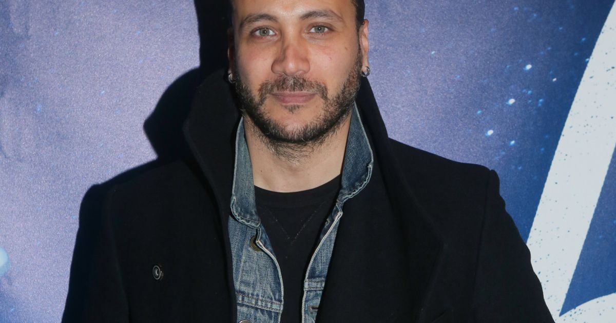 Merwan Rim au photocall du spectacle Bô, le voyage musical au théâtre ...
