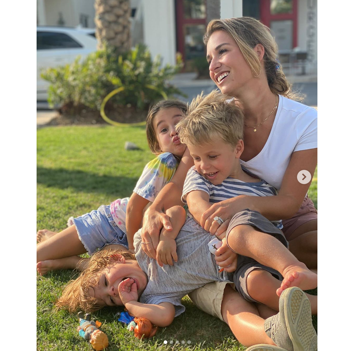 Photo : Jessie James Decker et ses trois enfants Viviane, Eric et ...