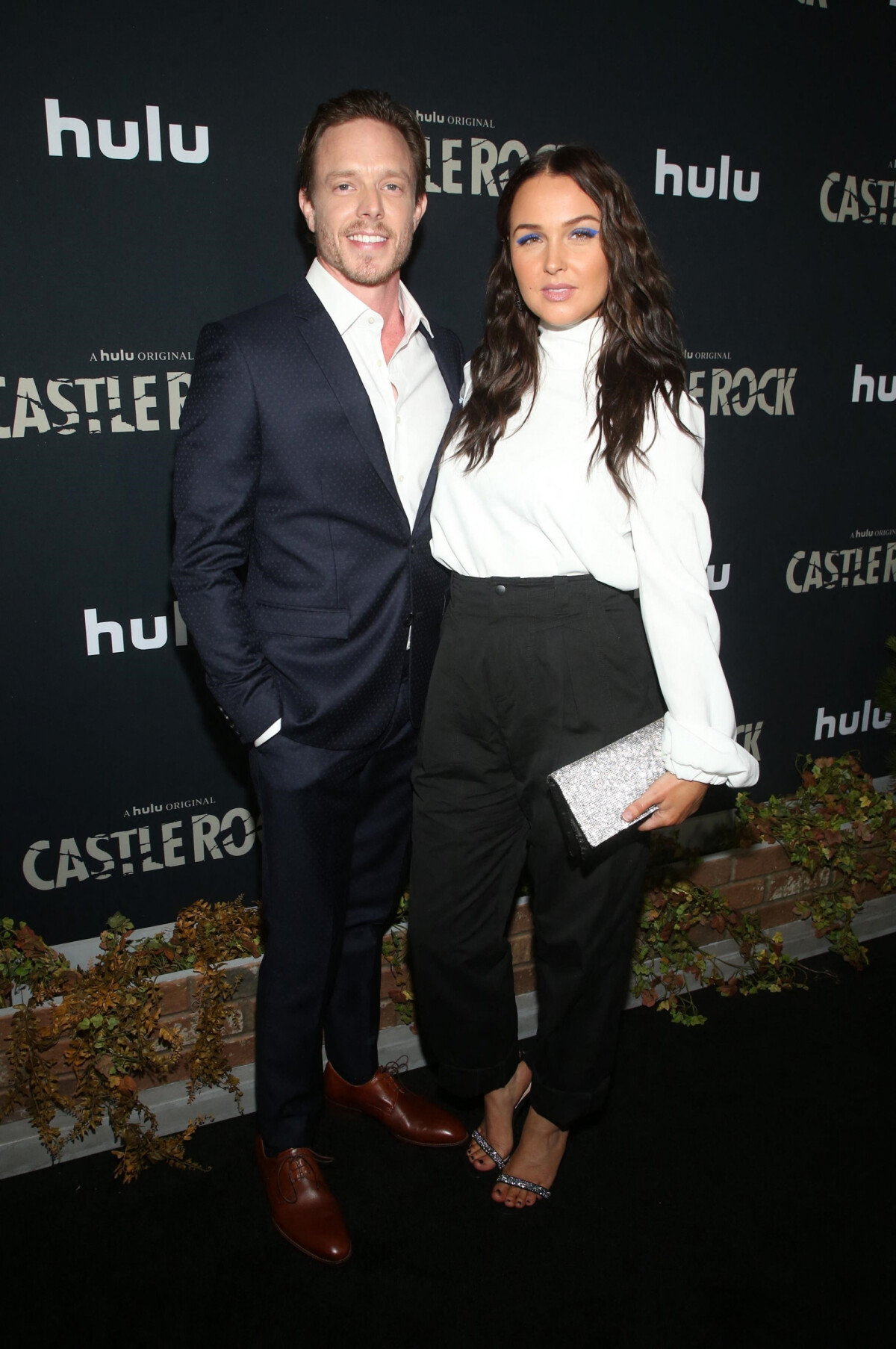 Photo : Matthew Alan et sa femme Camilla Luddington lors de l'avant ...