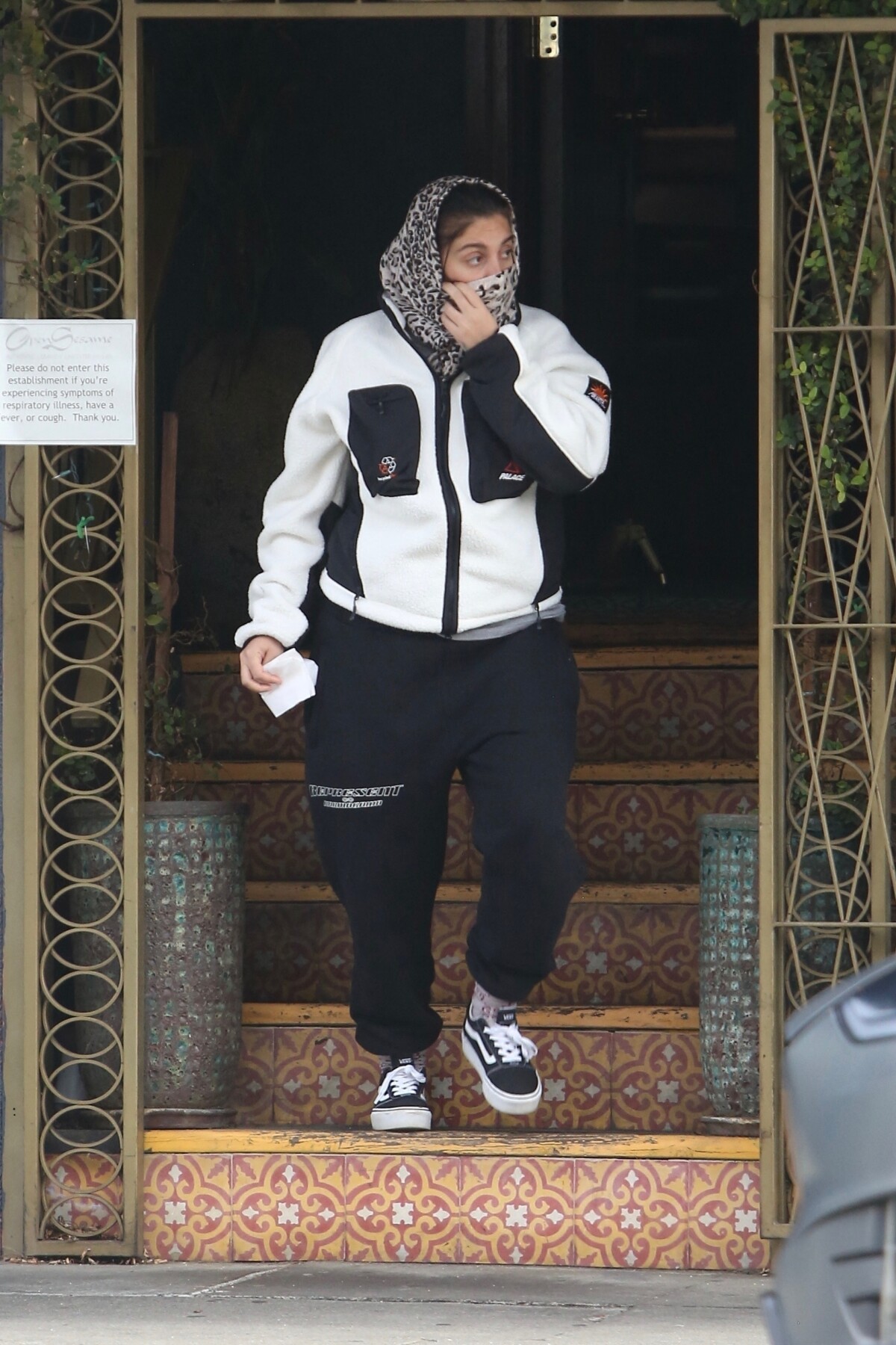 Photo : Usher et sa compagne Jenn Goicoechea à Los Angeles, le 8 avril ...