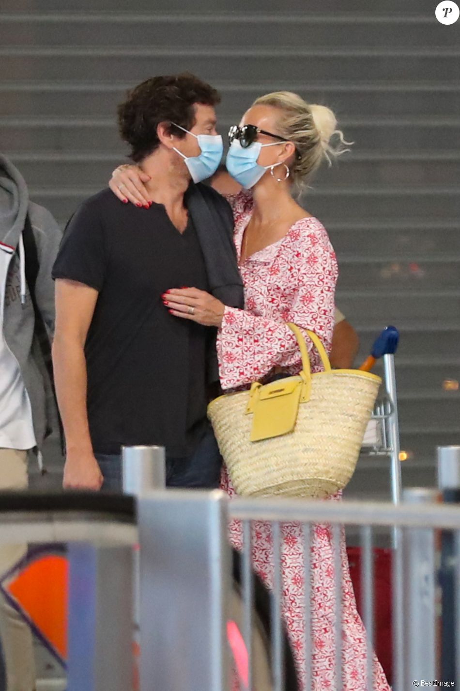 Exclusif - Laeticia Hallyday et son compagnon Pascal Balland prennent ...