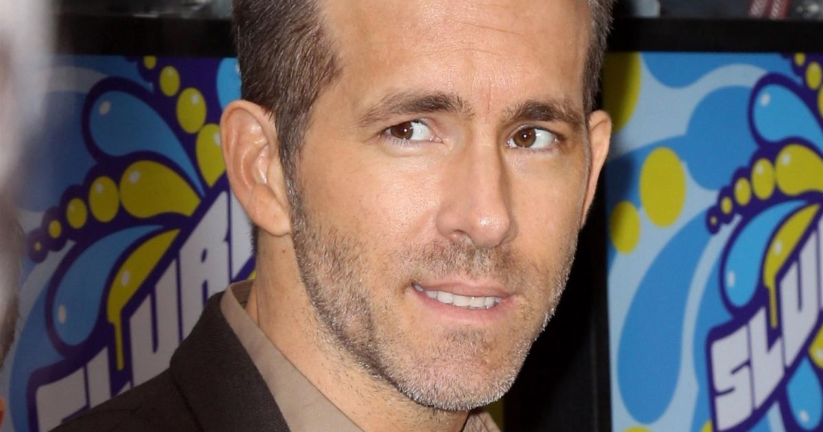 Ryan Reynolds - Les acteurs de Deadpool 2 posent devant un camion ...