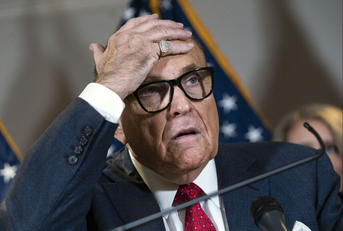 Photo : Rudy Giuliani lors d'une conférence de presse le 19 novembre ...