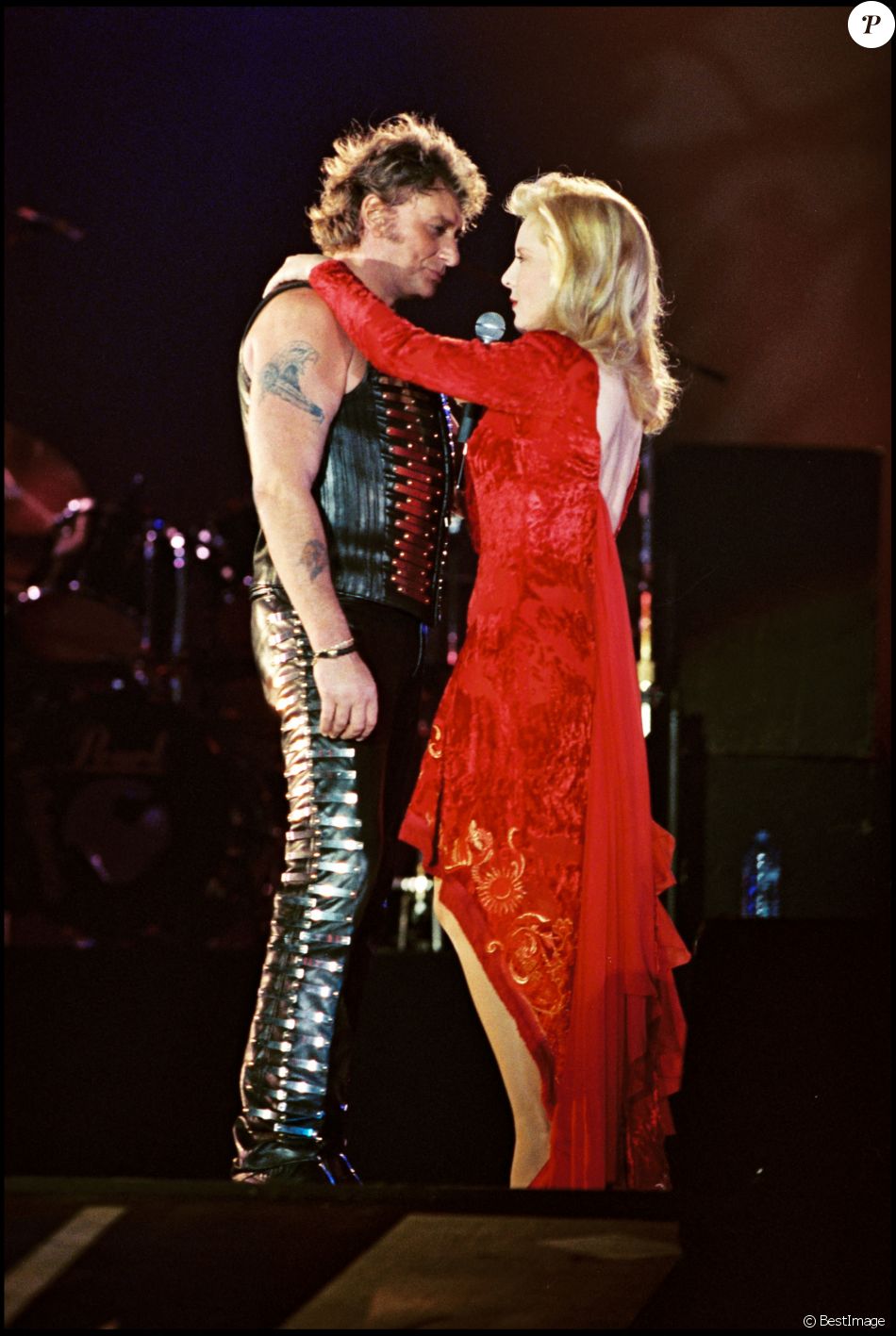 Archives- Johnny Hallyday sur scène, fête ses 50 ans lors d'un concert au parc des Princes en ...