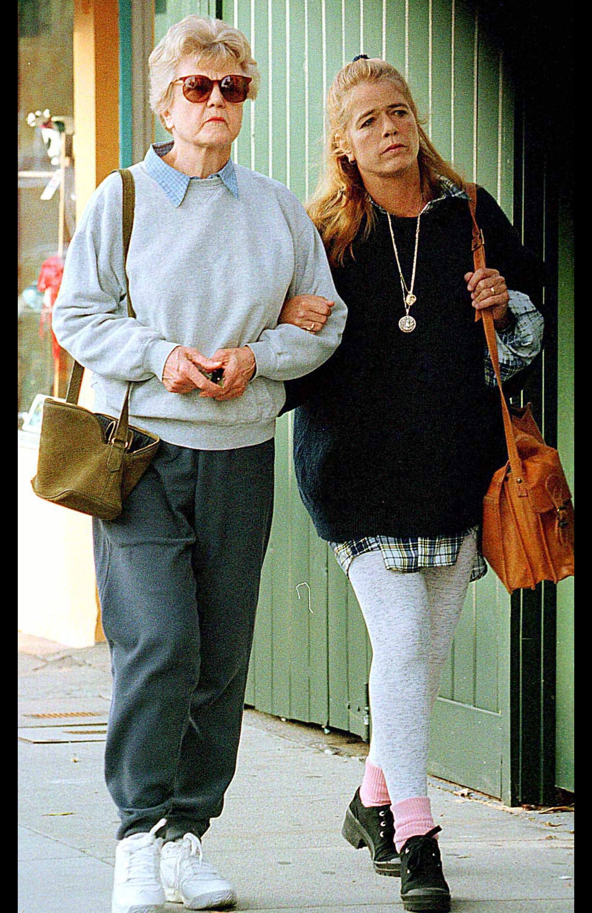 Photo : Angela Lansbury et sa fille Deirdre font du shopping à Santa ...