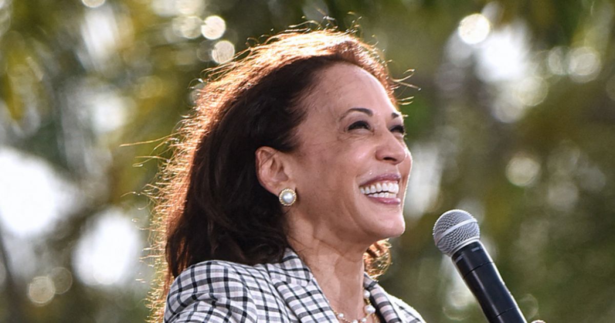 Kamala Harris prend la parole à Palm Beach lors de la campagne pour l ...
