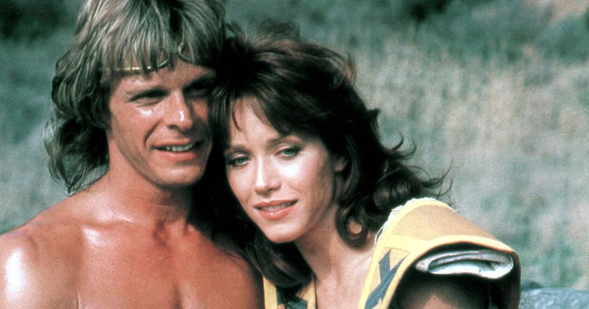 Marc Singer et Tanya Roberts en 1982 pour le film Dar l'Invincible en ...