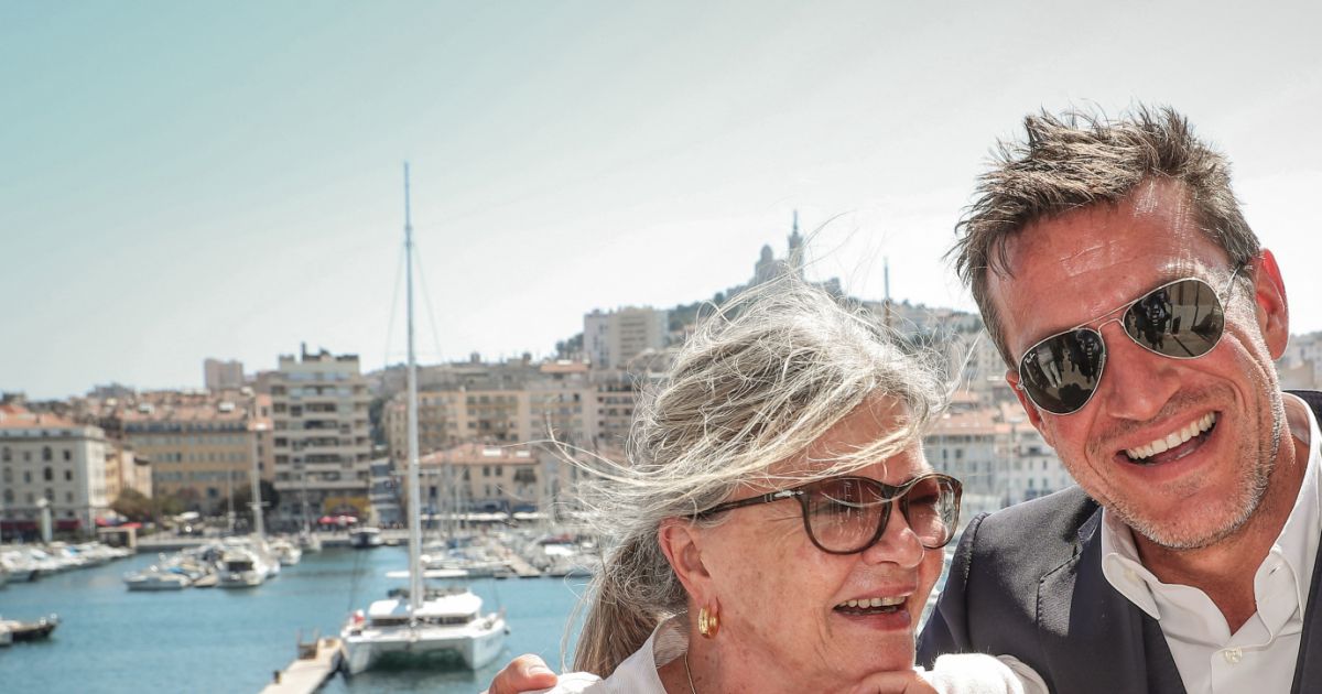 Exclusif - Benjamin Castaldi et sa mère Catherine Allégret - Terrasse ...