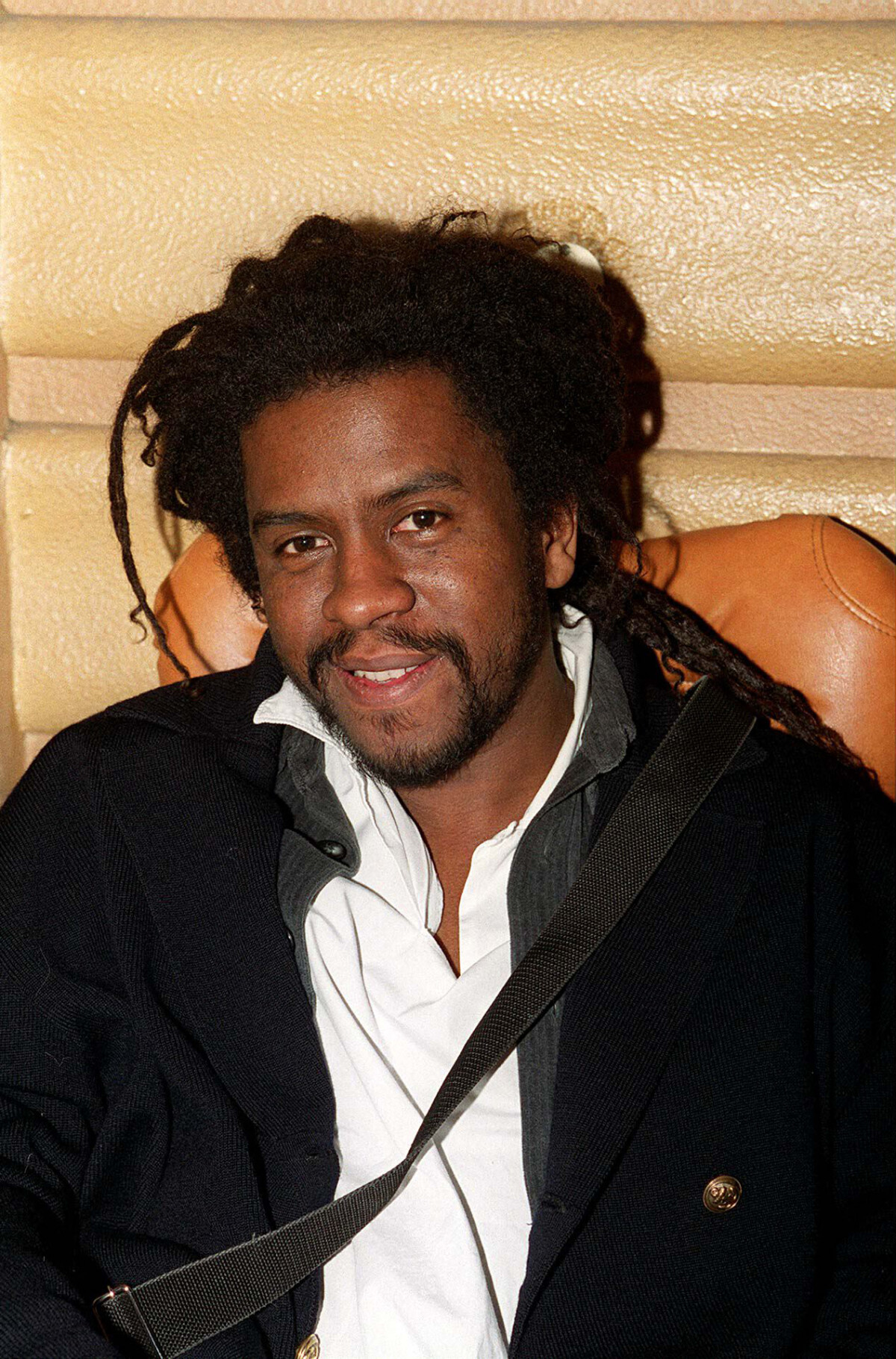 Vidéo : Mort de Tonton David : sa vie "exotique" (et un brin ...