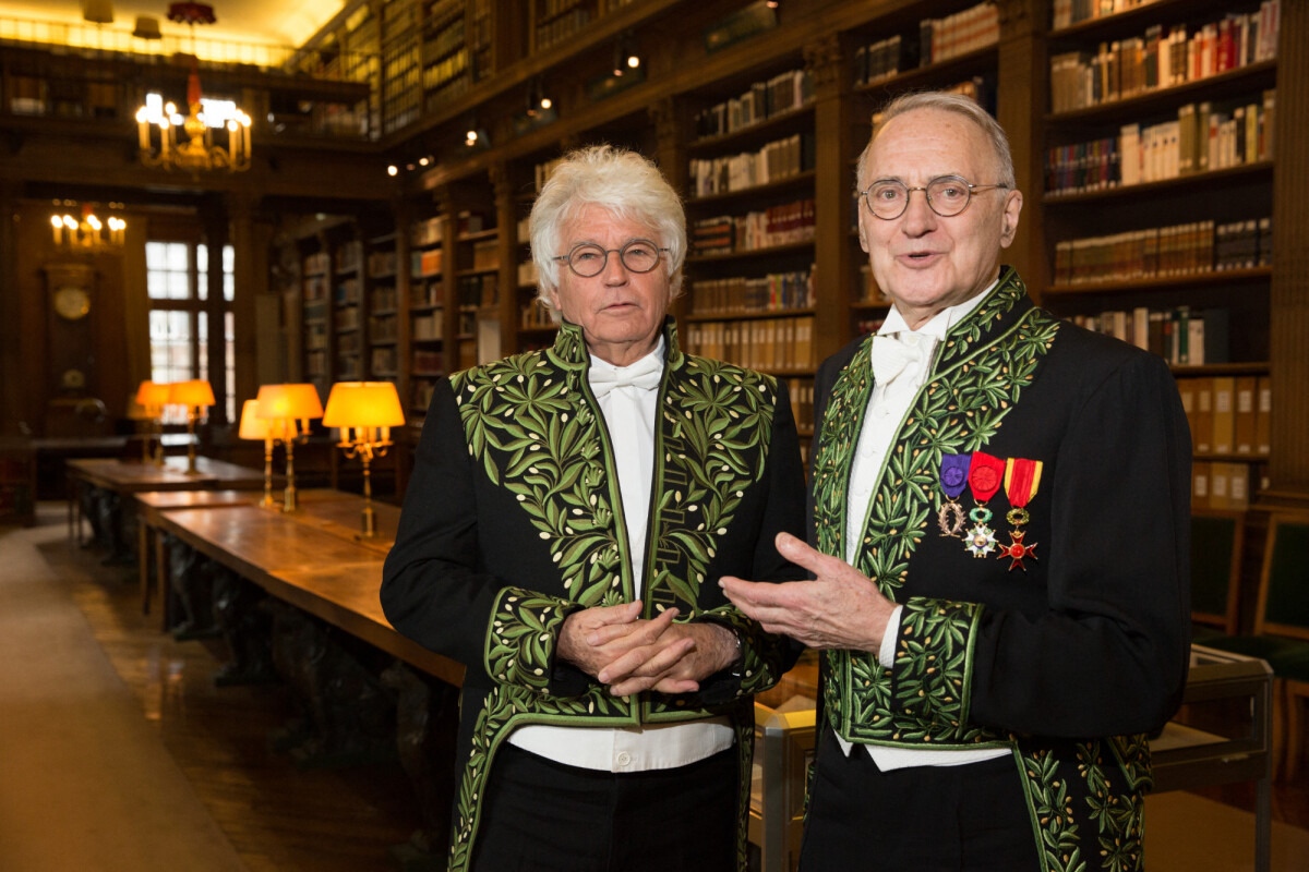 Photo : Jean-Jacques Annaud et - Installation de Jacques Perrin à l ...