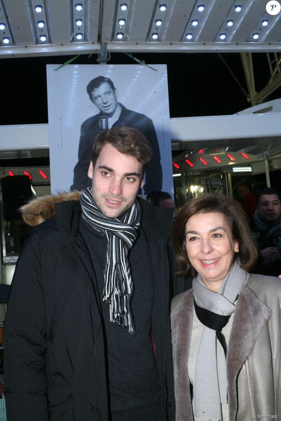 Carole Amiel avec son fils Valentin Livi (fils d'Yves Montand) lors de ...