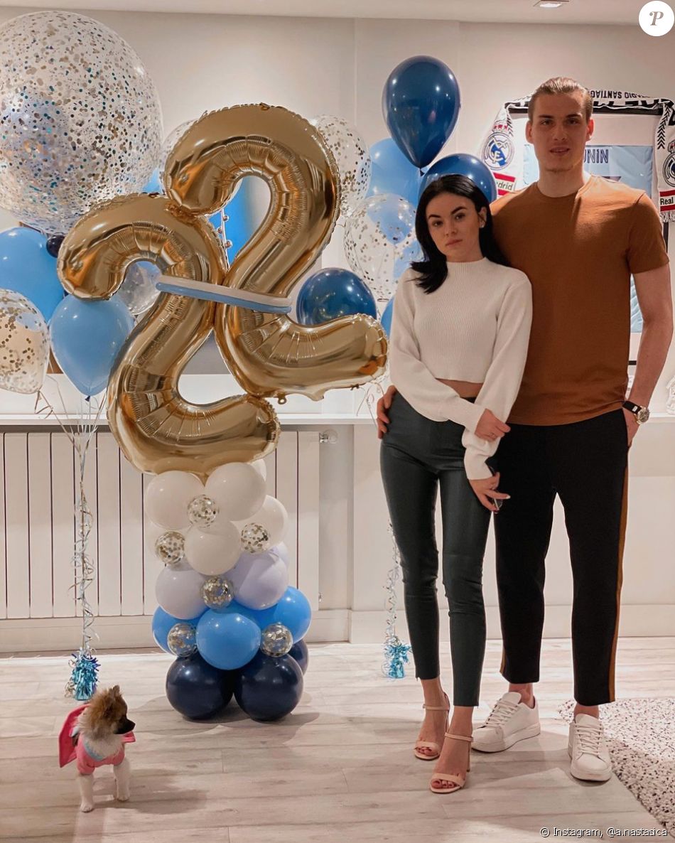 Andrey Lunin fête ses 22 ans avec son épouse Anastasiia. Février 2021 ...