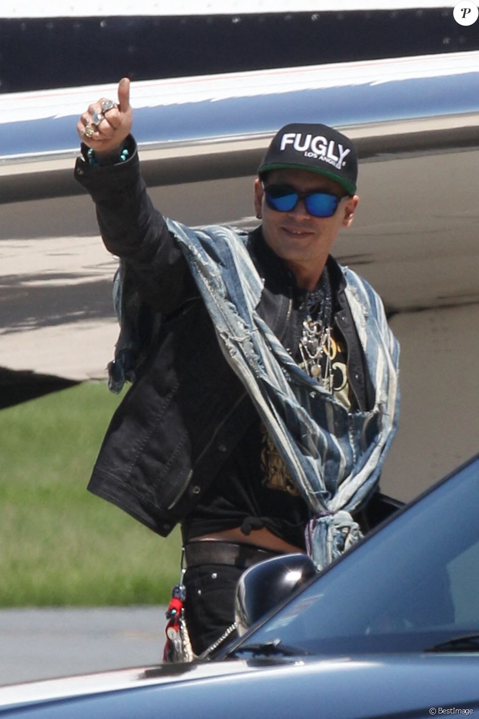 Exclusif - Johnny Depp arrive en jet privé à Bethlehem en Pennsylvanie ...