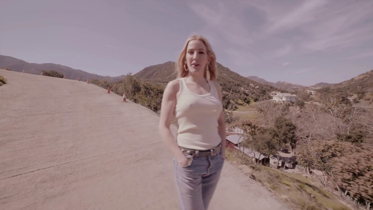 Photo : Backstage du tournage Worry about Me d'Ellie Goulding - Purepeople