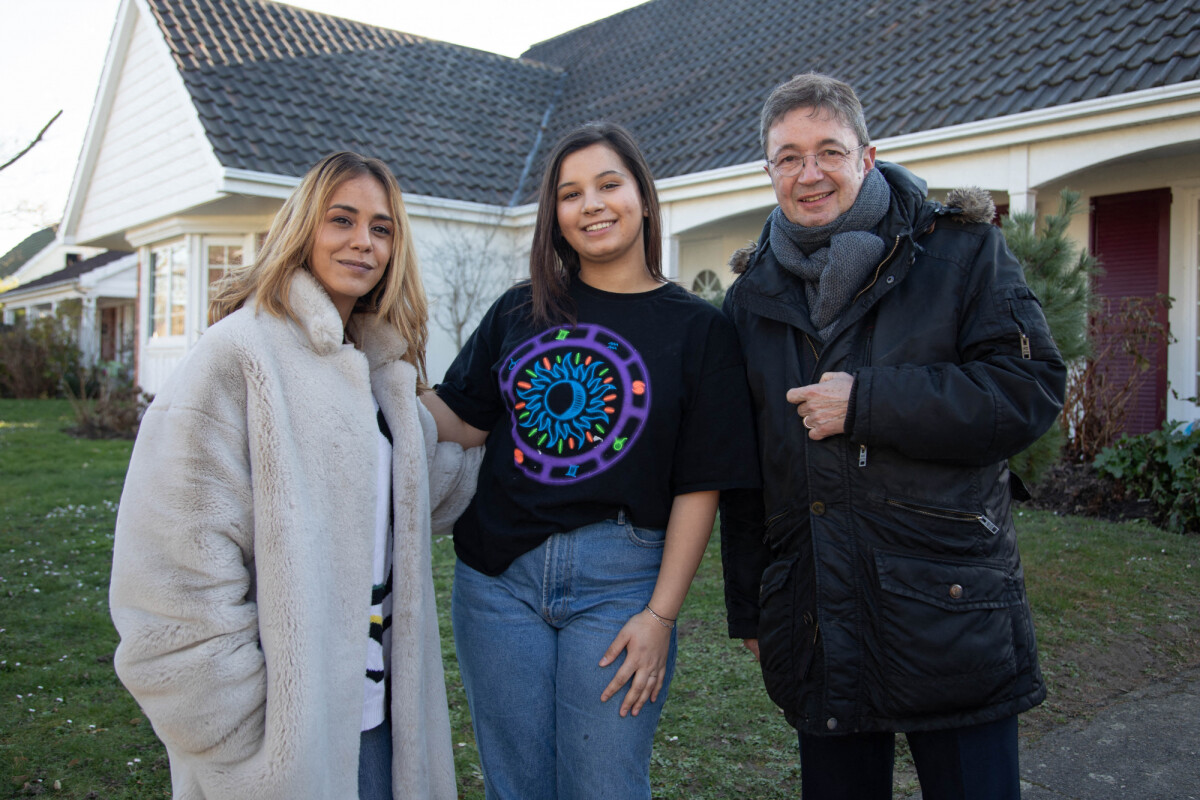 Photo : Exclusif - Alice Belaïdi et Frédéric Bouraly sur le tournage d ...