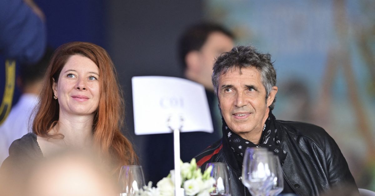 Julien Clerc, sa femme Hélène Grémillon - Les personnalités assistent ...