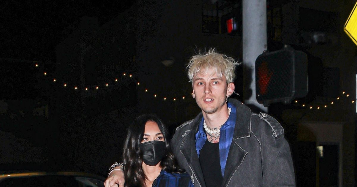 Exclusif - Machine Gun Kelly et sa compagne Megan Fox se baladent en ...