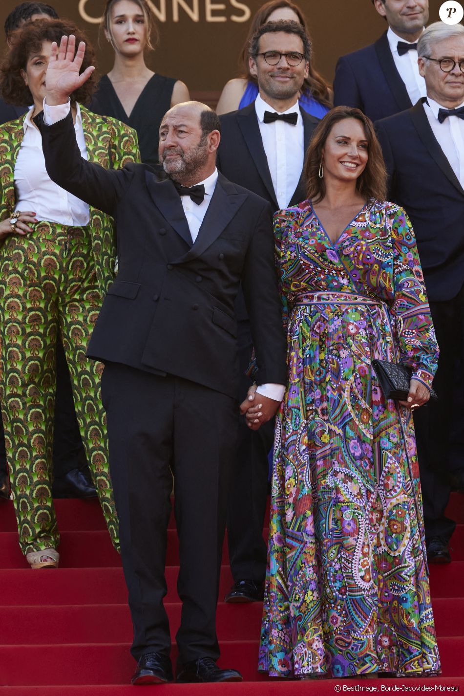 Cannes 2021 : Kad Merad et Julia Vignali amoureux complices sur le tapis rouge : le diaporama ...