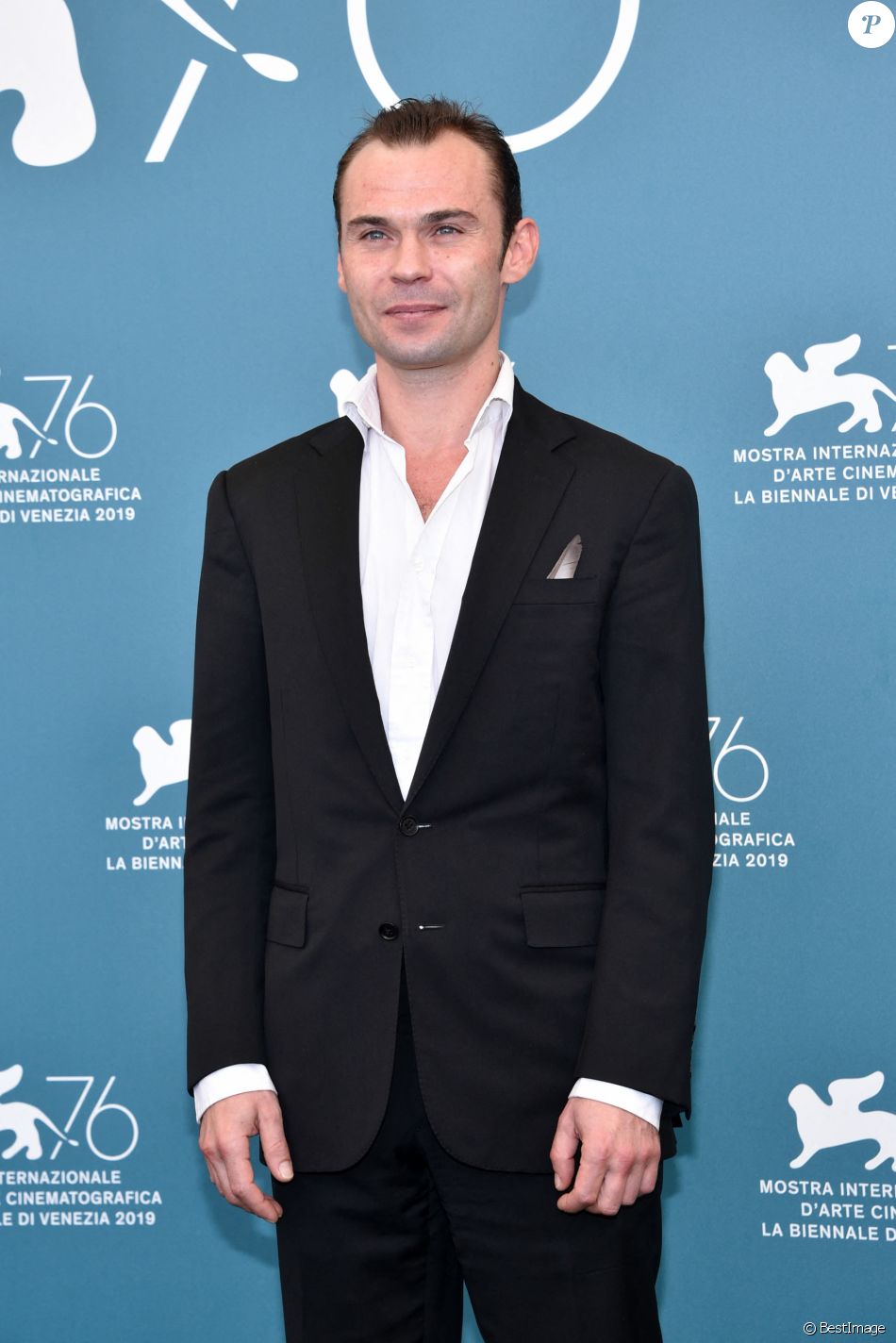 Robinson Stévenin - Photocall du film Gloria Mundi lors du 76e festival ...
