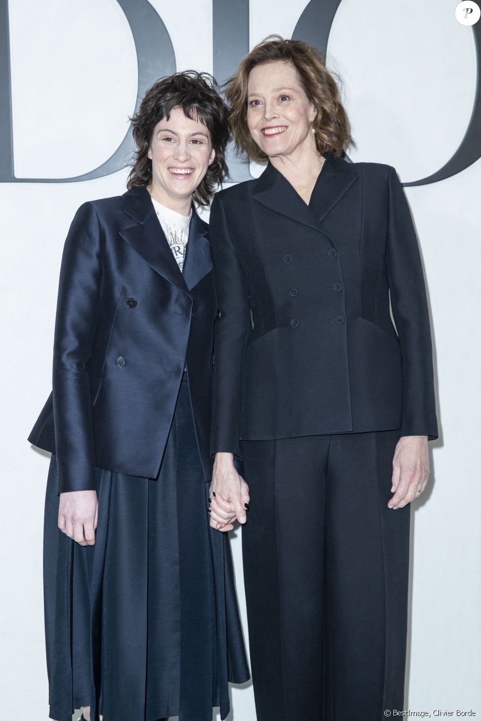 Sigourney Weaver et sa fille Charlotte Simpson - Photocall du défilé de ...