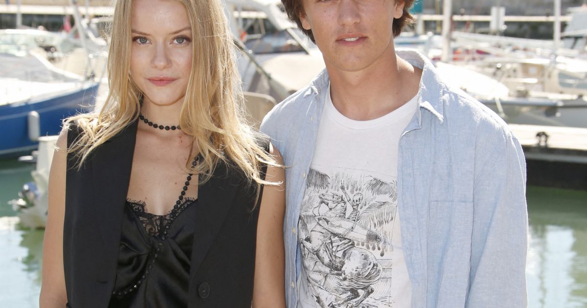 Romane Jolly, Axel Naroditzky de Fugueuse - Photocall lors du Festival ...