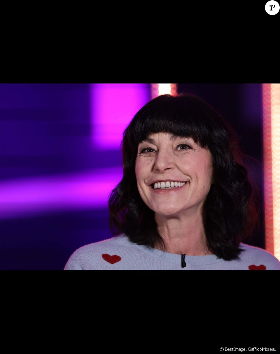 Lio dévoile un nouveau look très surprenant au Lido, Charly et Lulu ...