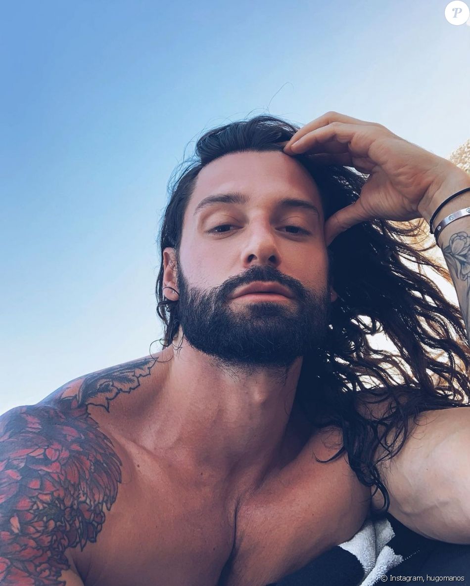 Hugo Manos prend la pose sur Instagram. - Purepeople