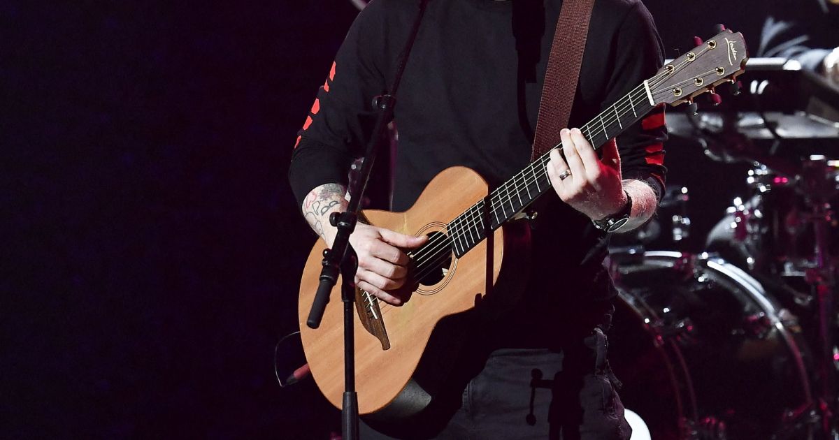 Ed Sheeran se produit dans l'émission Idol sur TV4 en Suède le 7 ... Ed Sheeran se produit dans l'émission Idol sur TV4 en Suède le 7 ...