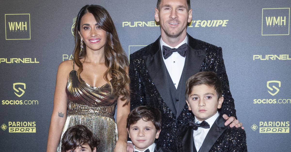 Lionel Messi avec sa femme Antonella Roccuzzo et ses enfants Thiago ...