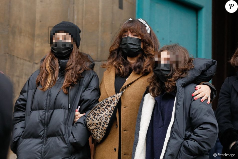 Elsa Wolinski et ses filles Lila et Bianca - Sorties de la bénédiction ...