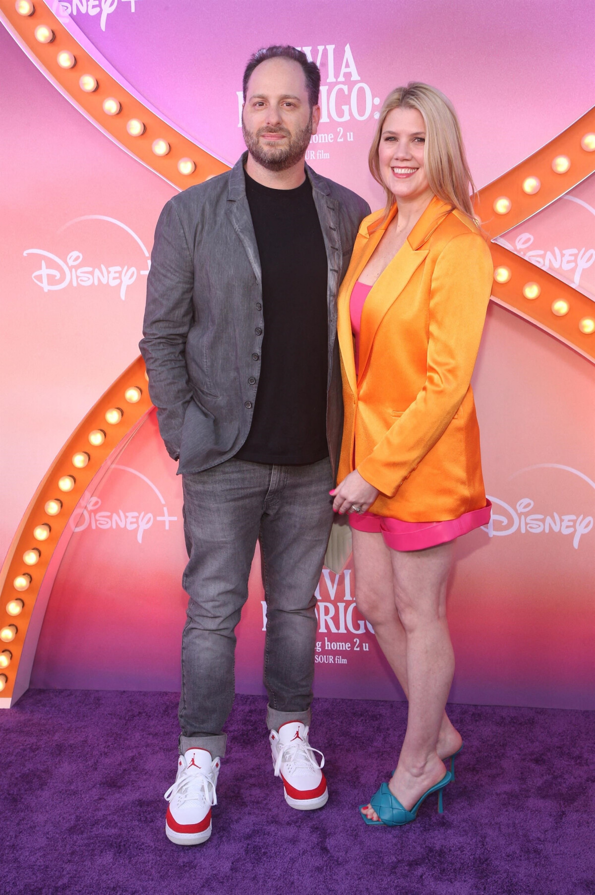 Photo : Jason Sterman à la première de la série Disney + "Olivia ...