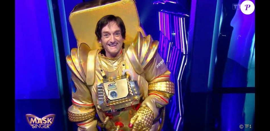 Pierre Palmade sous le costume du Cosmonaute de Mask Singer 2022, le 15 ...