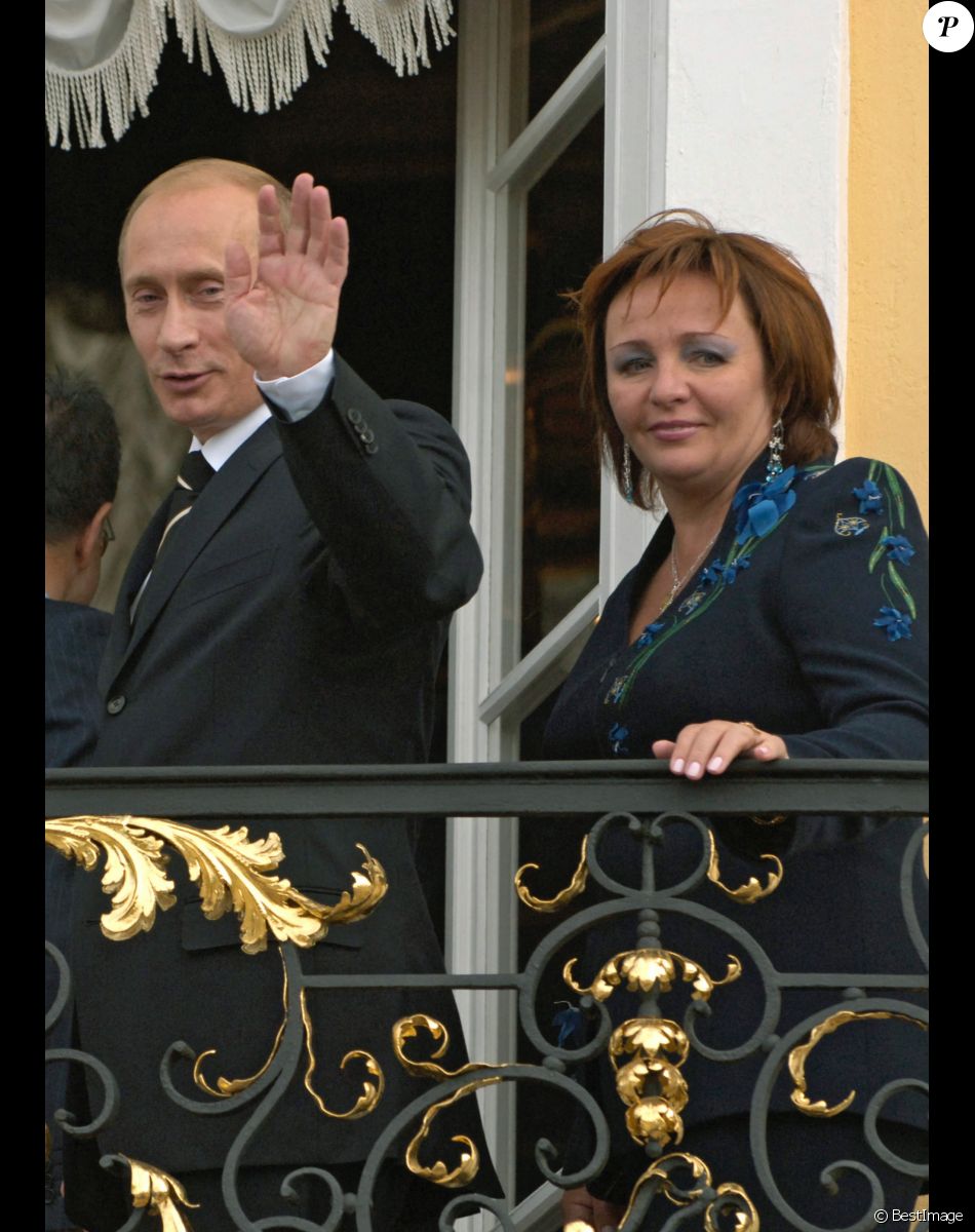 Vladimir Poutine en couple : les détails de sa rencontre avec Alina ...