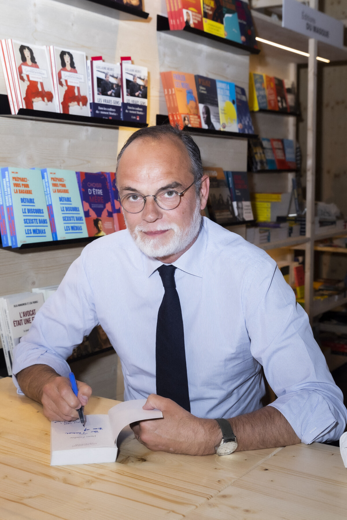 Photo : Edouard Philippe au Festival du Livre de Paris au Grand Palais ...