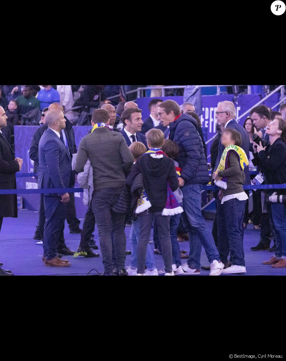 Emmanuel Macron complice avec son frère et sosie, son beau-fils et ses ...