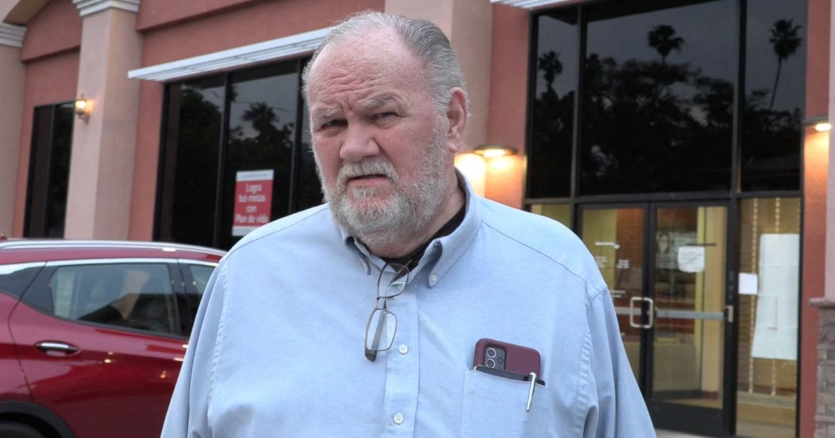 Exclusif - Thomas Markle à Los Angeles - Purepeople