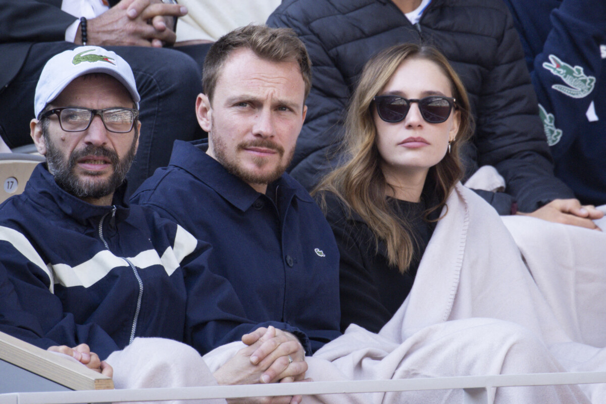 Photo : Roby Schinasi et Emma Simonsen - People dans les tribunes lors ...