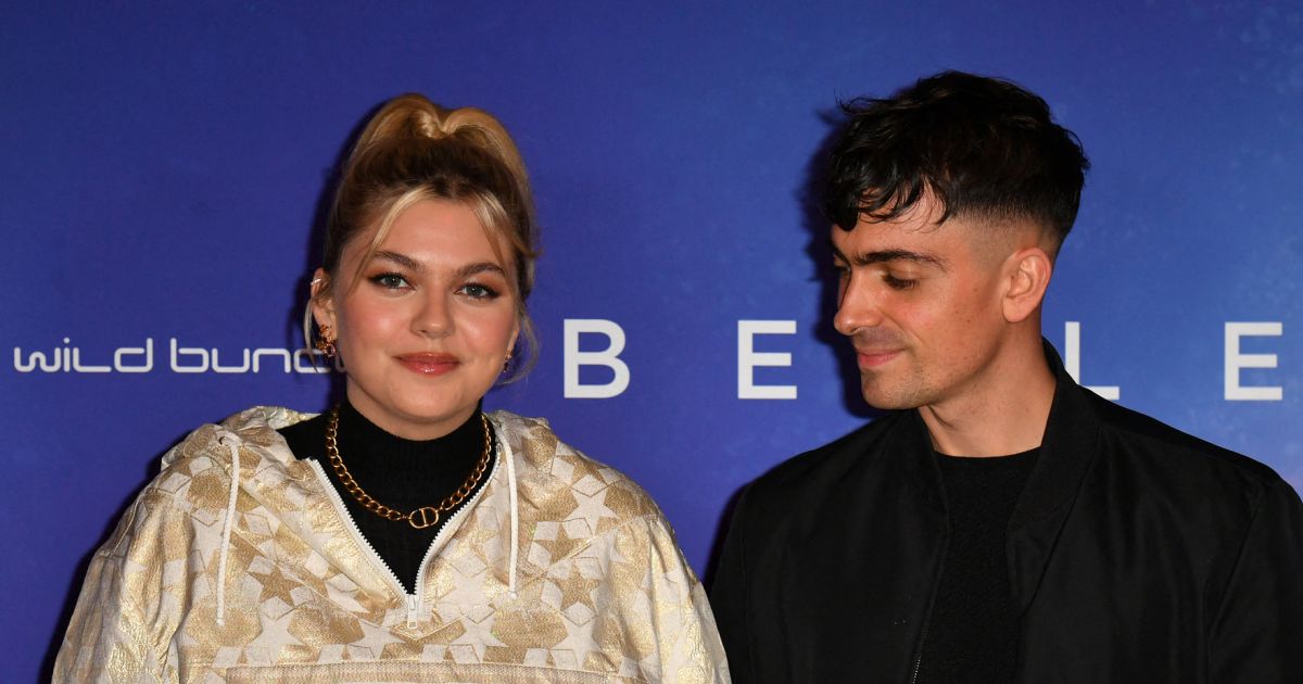 Louane et son compagnon Florian Rossi - Avant Première de Belle film ...