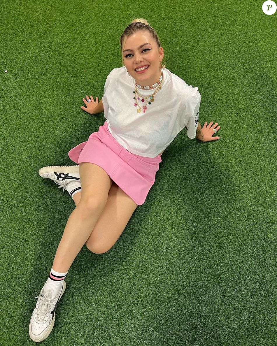Publication Instagram de Louane Emera du mercredi 15 juin 2022 ...