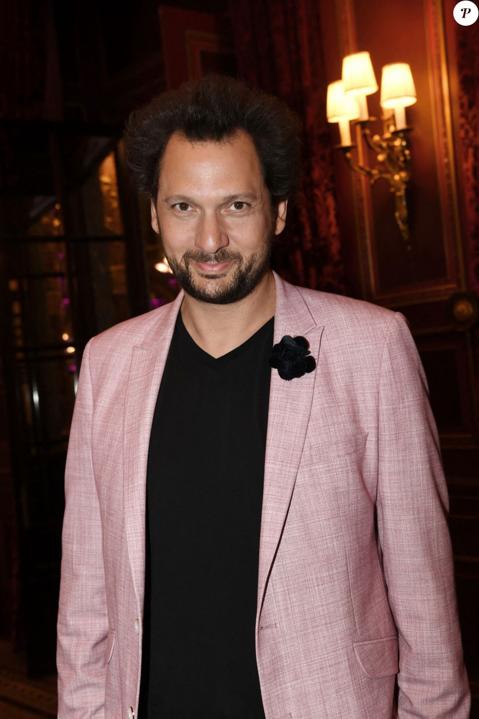 Le magicien Eric Antoine lors du gala de l'association Les bonnes fées ...