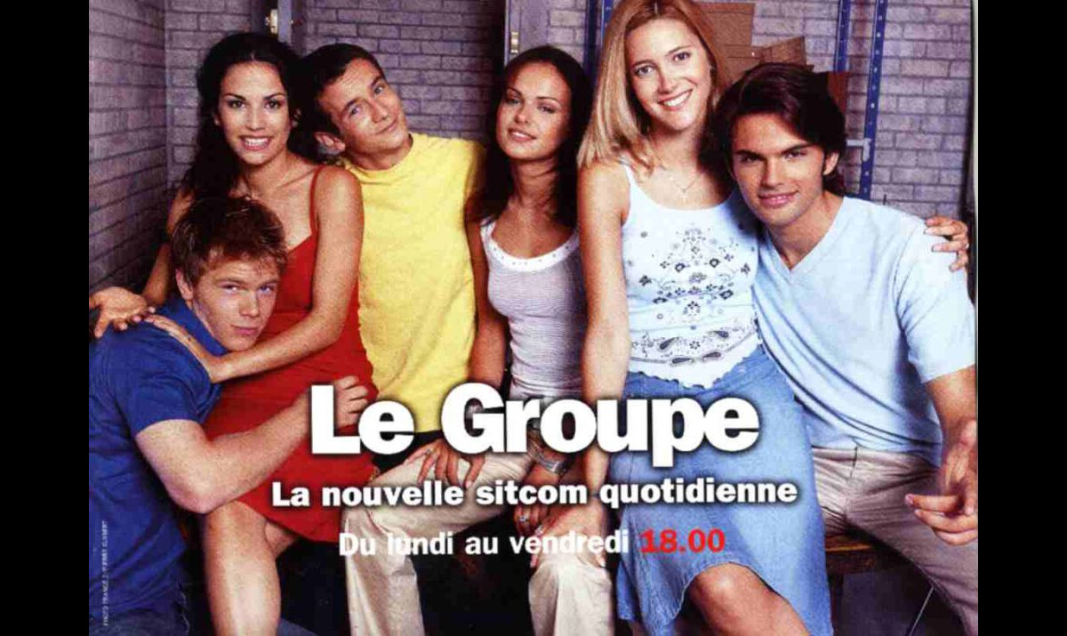 Photo : Frank Geney et ses partenaires dans la série Le Groupe en 2001 ...