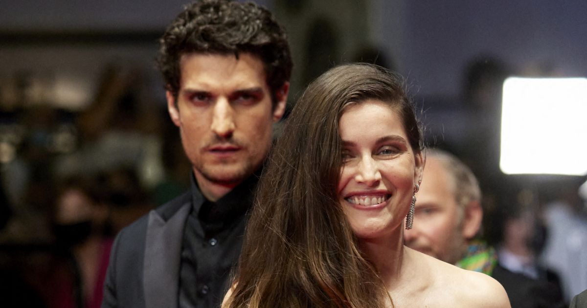Laetitia Casta et son mari Louis Garrel - Montée des marches du film ...