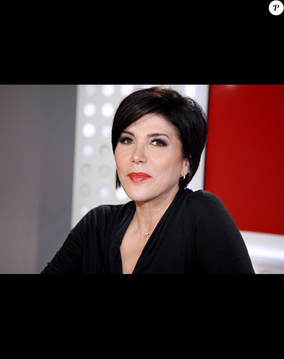 Liane Foly cash sur sa rhinoplastie : "On m'a beaucoup embêtée avec ça ...