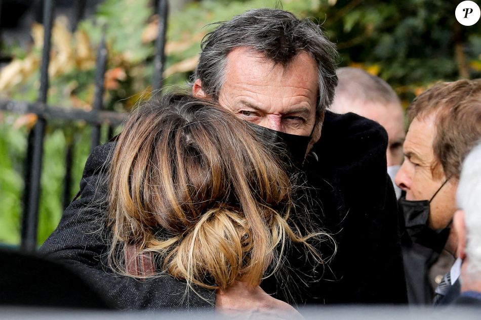Jean-Luc Reichmann, Samantha Rénier - Arrivées aux obsèques de Yves ...