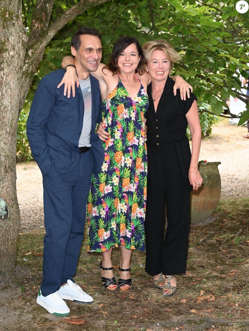 Yannick Choirat, Laure Calamy, Blandine Lenoir au photocall du film ...