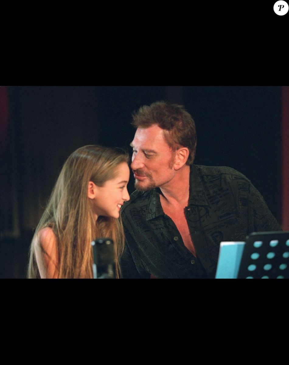 Clémence : Que devient la petite protégée de Johnny Hallyday, 21 ans ...