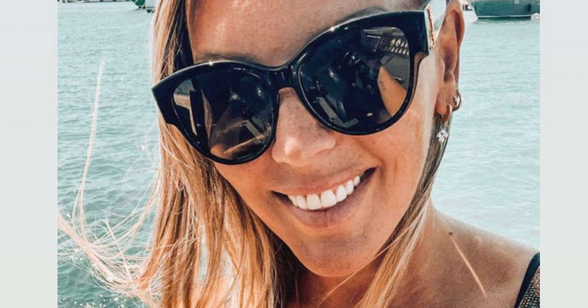 Amélie Neten souriante sur Instagram - Purepeople