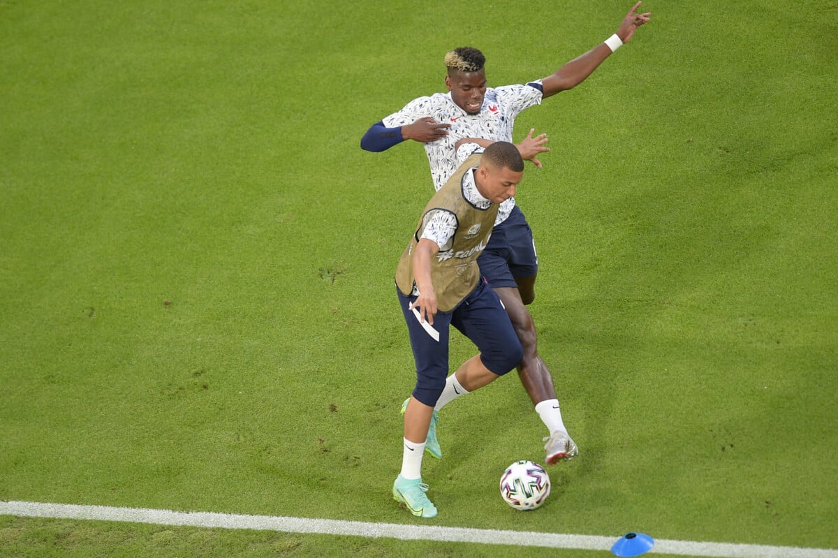 Photo : Kylian Mbappe ( 10 - France ) - Paul Pogba ( 6 - France ...
